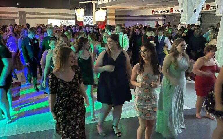 Costin, Scott crowned at BHS Homecoming – Peak of Ohio